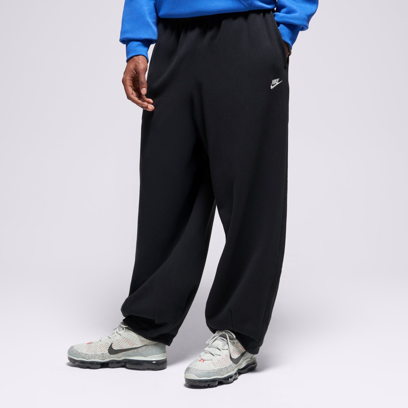 NIKE SPODNIE M NK CLUB FT OVERSIZED PANT (HJ1822-010) | kolor CZARNY ...